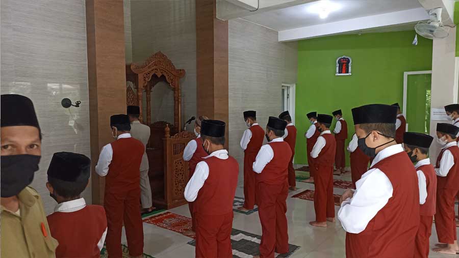 SD Ummu Aiman - Bersama Ummu Aiman Membangun Generasi Qur'ani